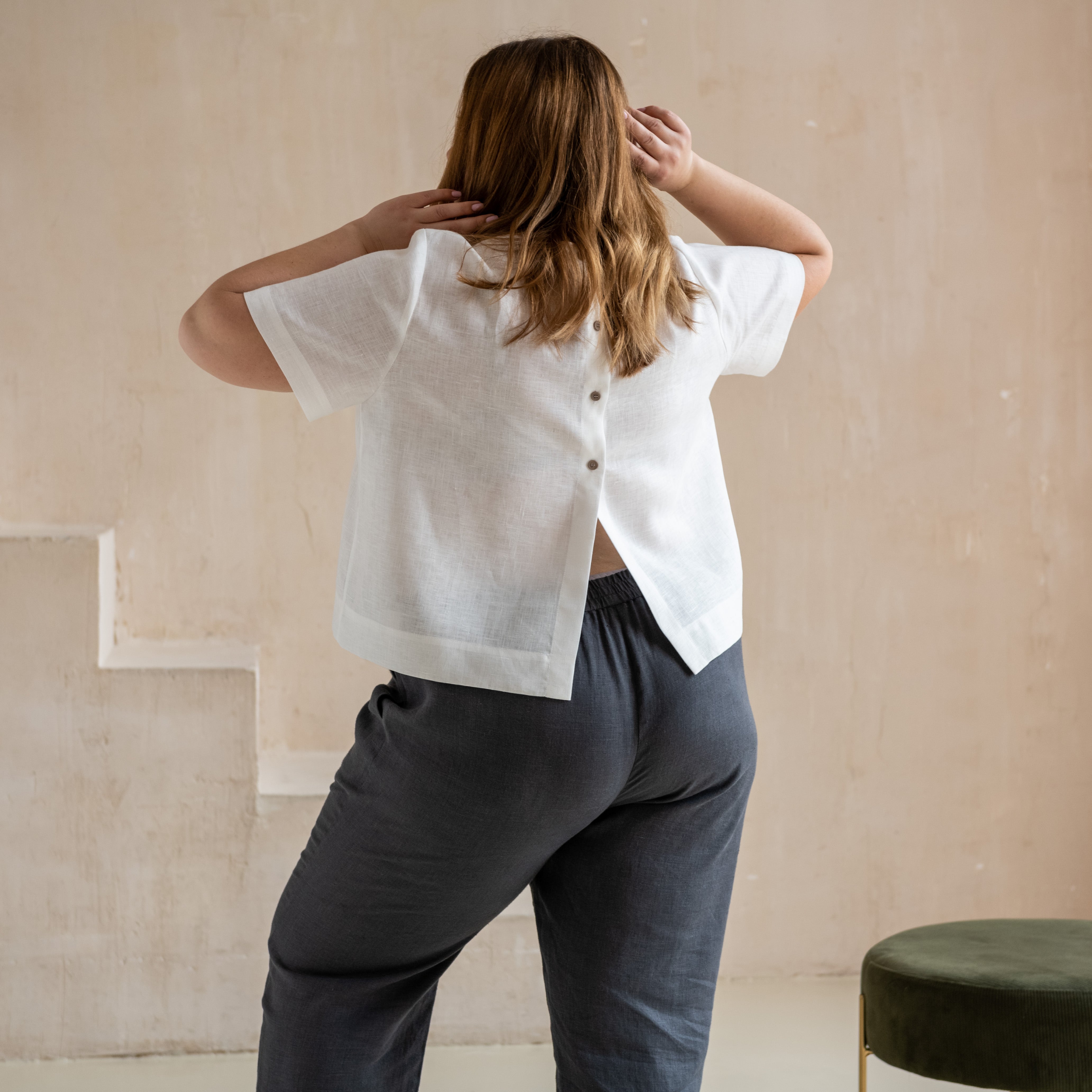 Linen Short-Sleeve Button-Back Blouse